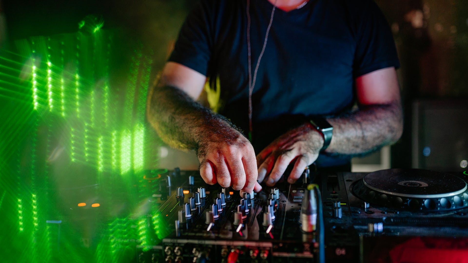 DJ Idea Sharing: Venue vs. DJ – Nobody Puts Baby in a Corner — DJ LIFE ...