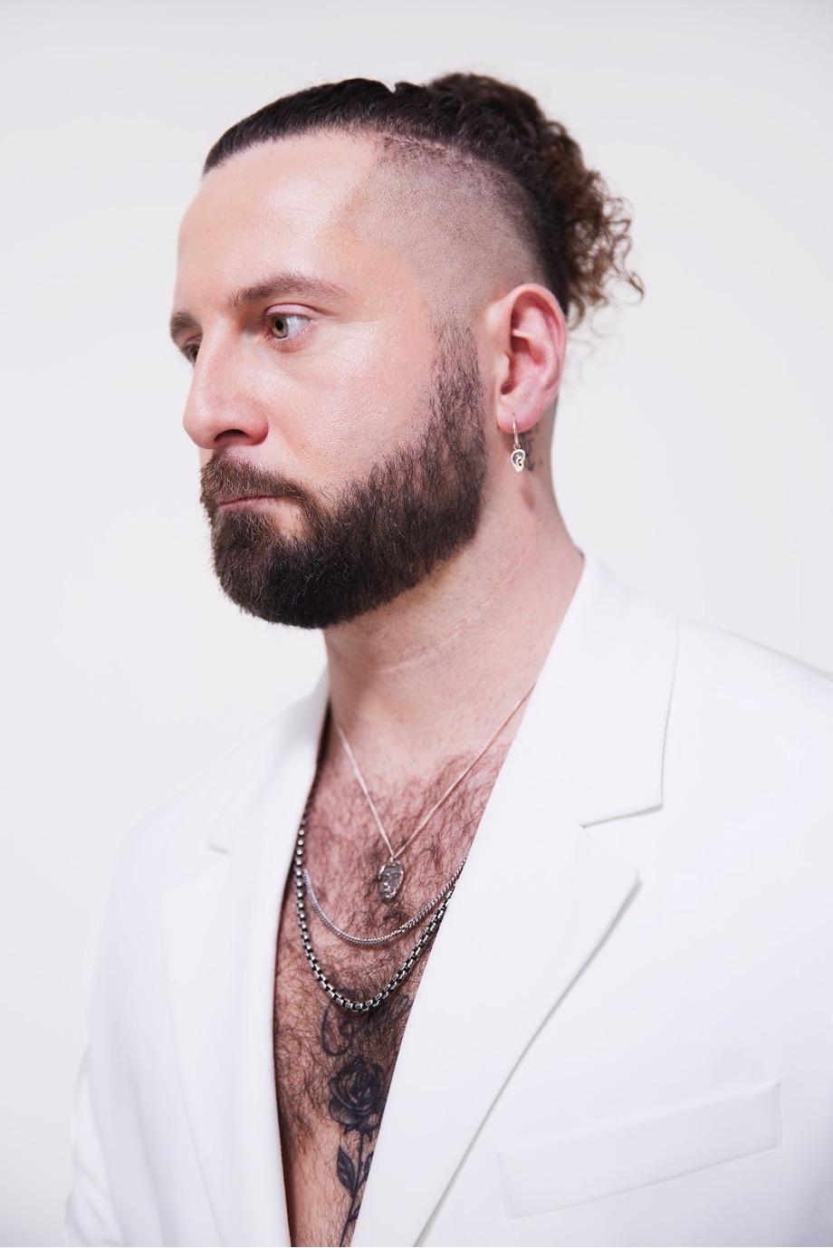 Elderbrook Releases Uplifting “Shallow Water” Single, Music Video — DJ ...